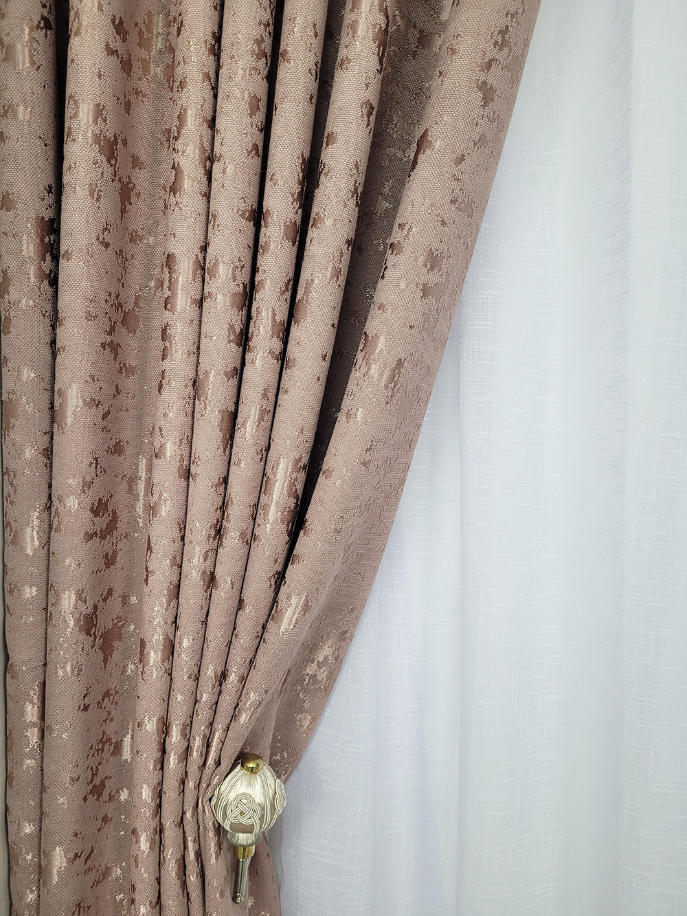 Draperie roz prafuit cromatic